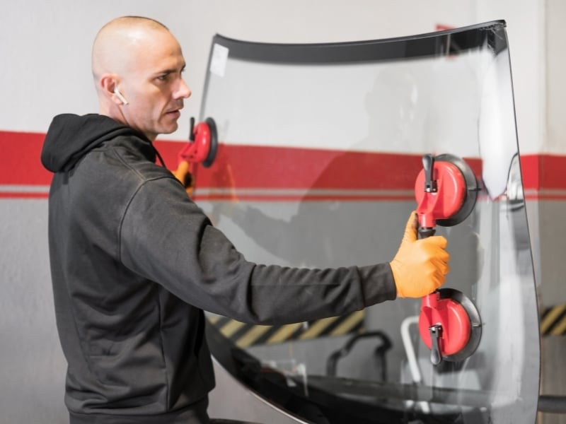 What Should You Do If Your Windscreen Is Leaking?